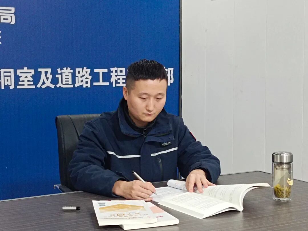 铁军新青年 | “三证王牌”王铭嵩：换个战场，我们还是兵